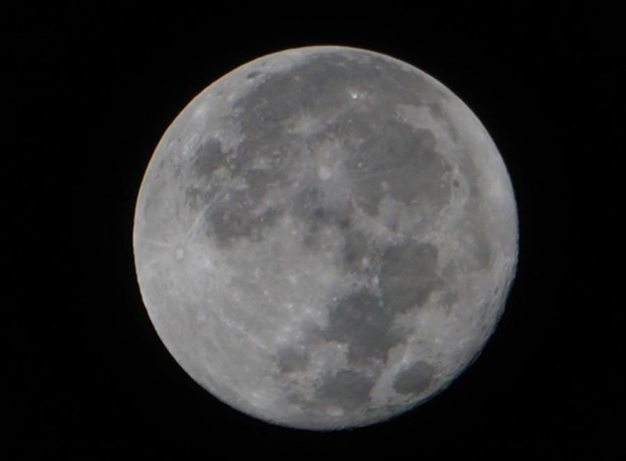 Photos: Supermoon of December 2017 - Gallery