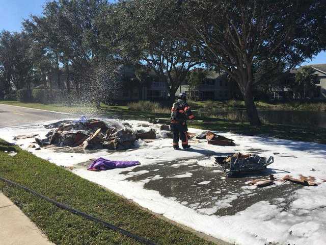 Garbage truck fire extinguished in Naples - Fox 4 Now WFTX Fort Myers ...